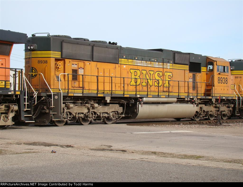 BNSF 8938